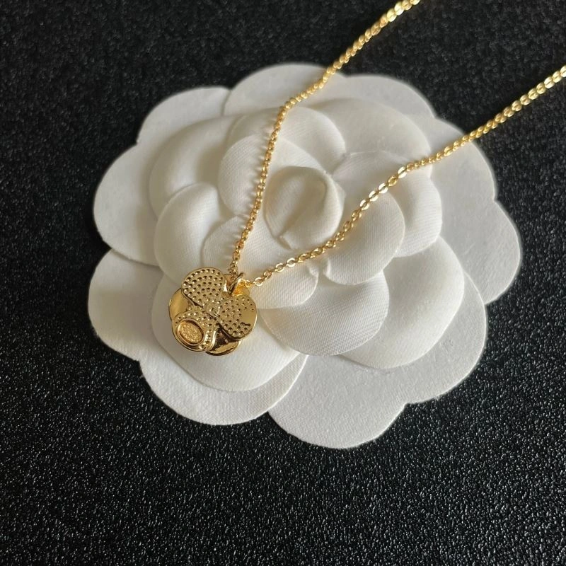 Top mirror Chanel Necklaces