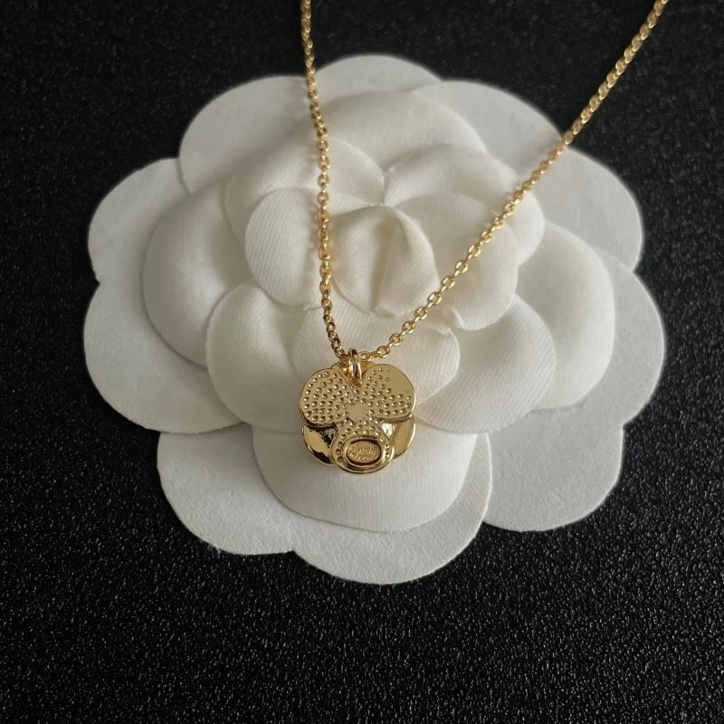 Top mirror Chanel Necklaces
