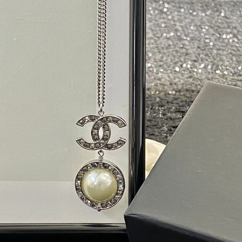 Accurate model Chanel Necklaces
