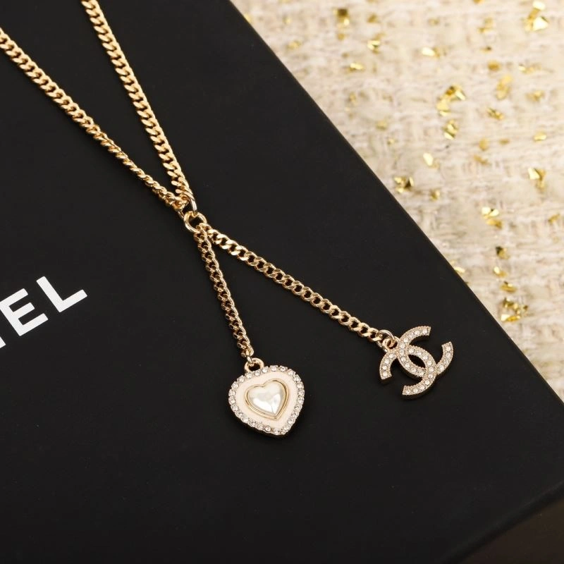 Top match Chanel Necklaces