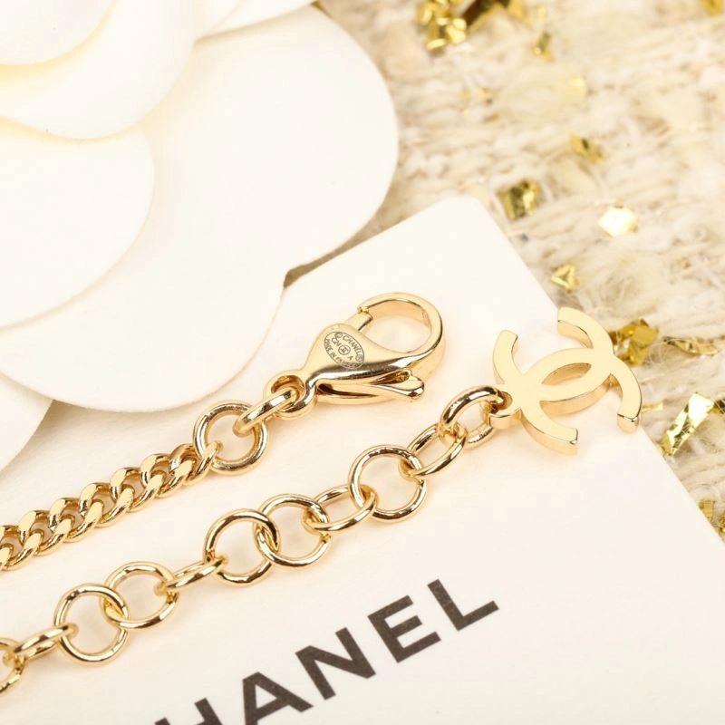 Top match Chanel Necklaces