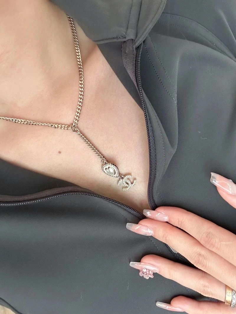 Top match Chanel Necklaces