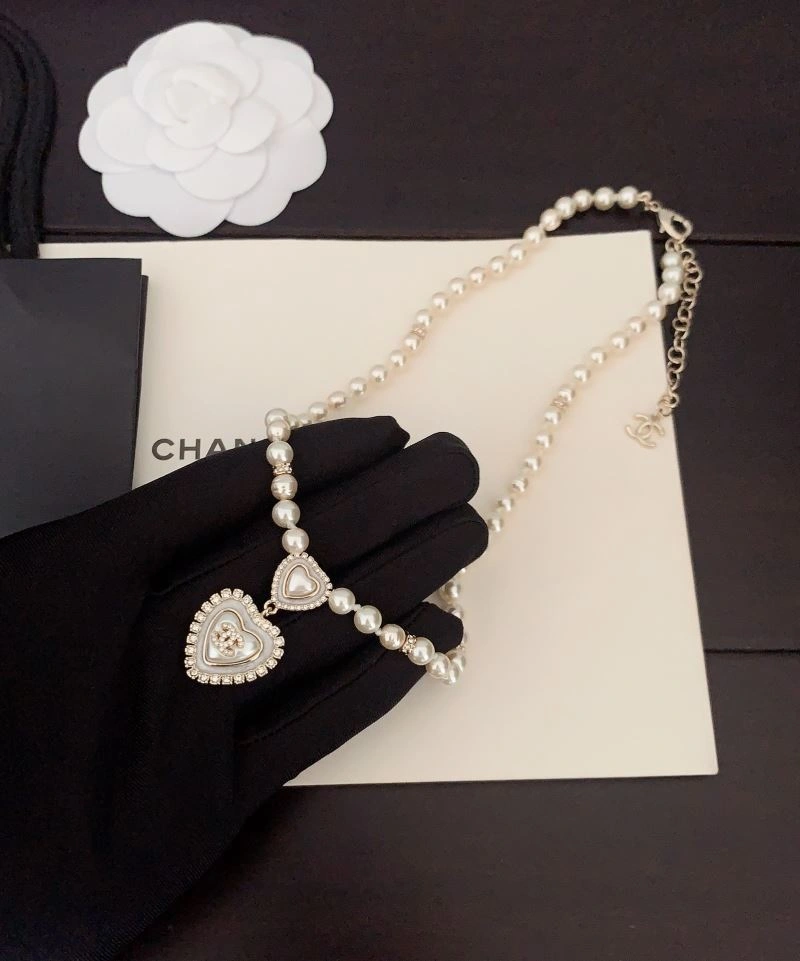 Top mirror Chanel Necklaces