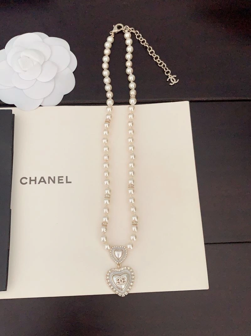 Top mirror Chanel Necklaces