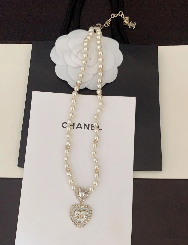 Top mirror Chanel Necklaces