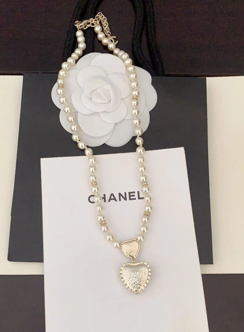 Top mirror Chanel Necklaces