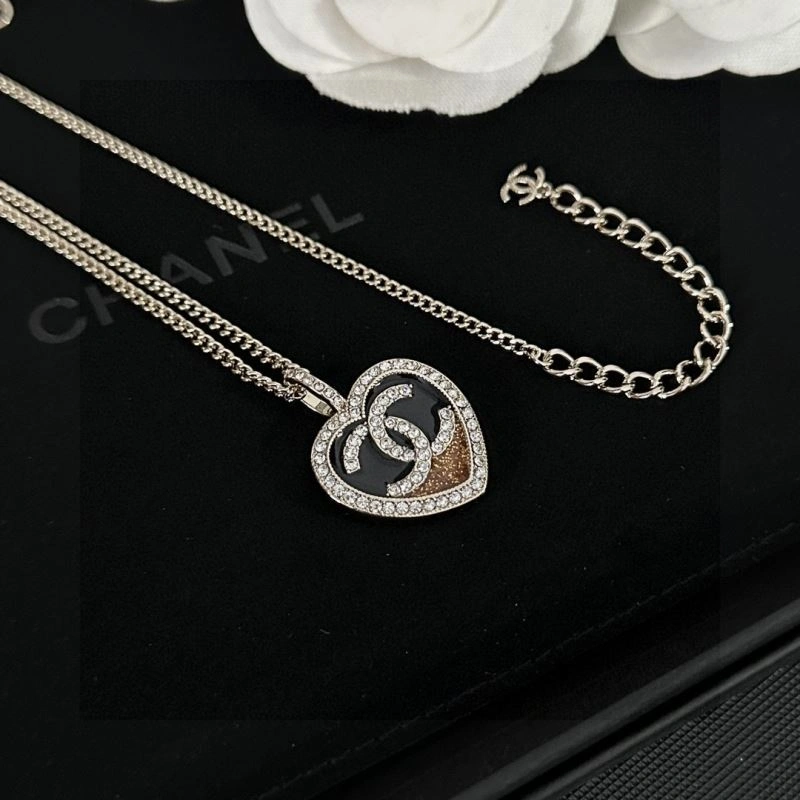 Top mirror Chanel Necklaces