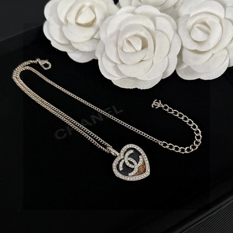 Top mirror Chanel Necklaces