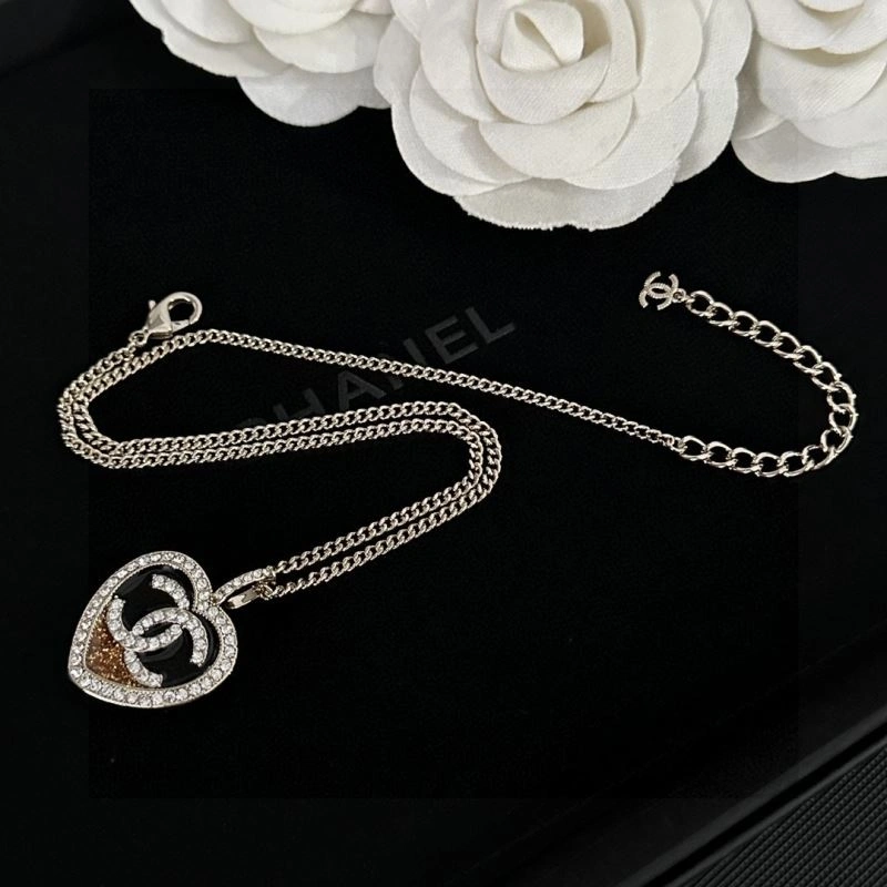 Top mirror Chanel Necklaces