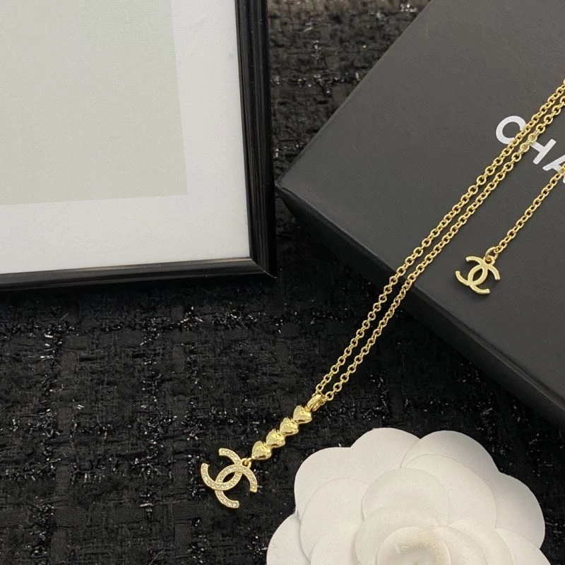 Top match Chanel Necklaces