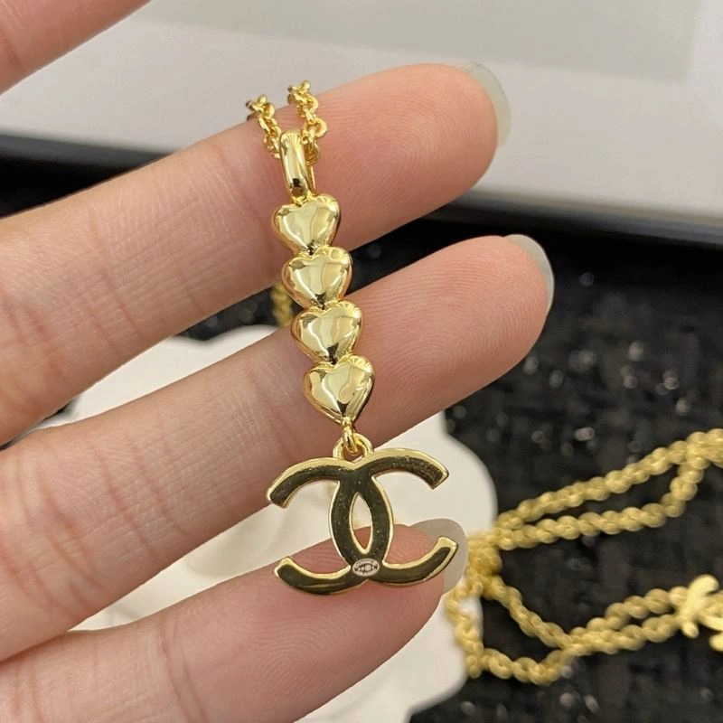Top match Chanel Necklaces
