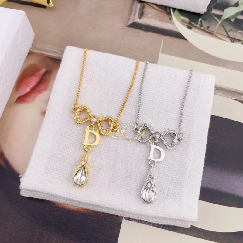 Top mirror Chanel Necklaces