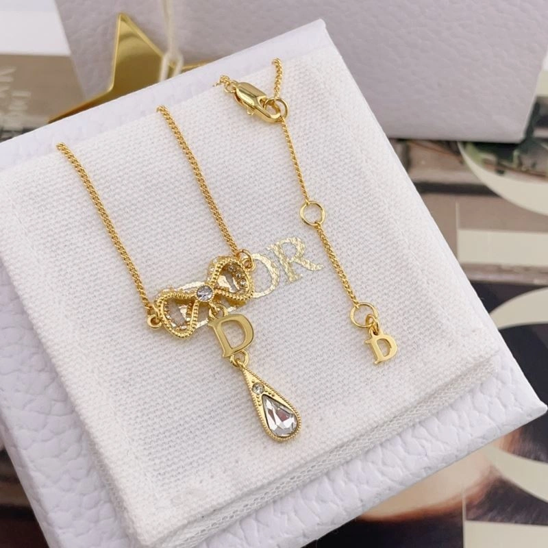 Top mirror Chanel Necklaces