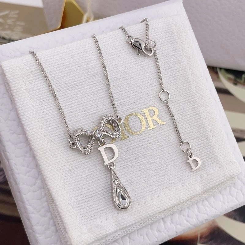 Top mirror Chanel Necklaces