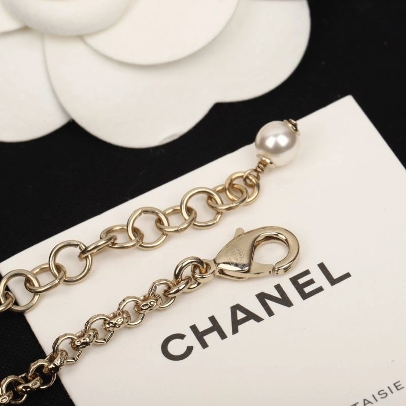 Top mirror Chanel Necklaces