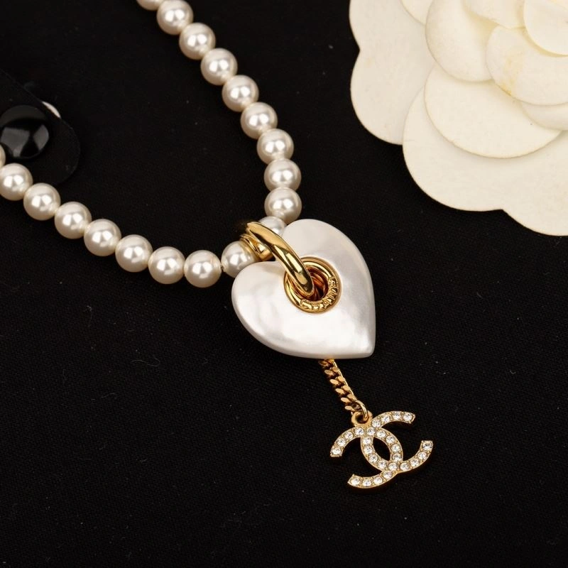 Accurate model Chanel Necklaces