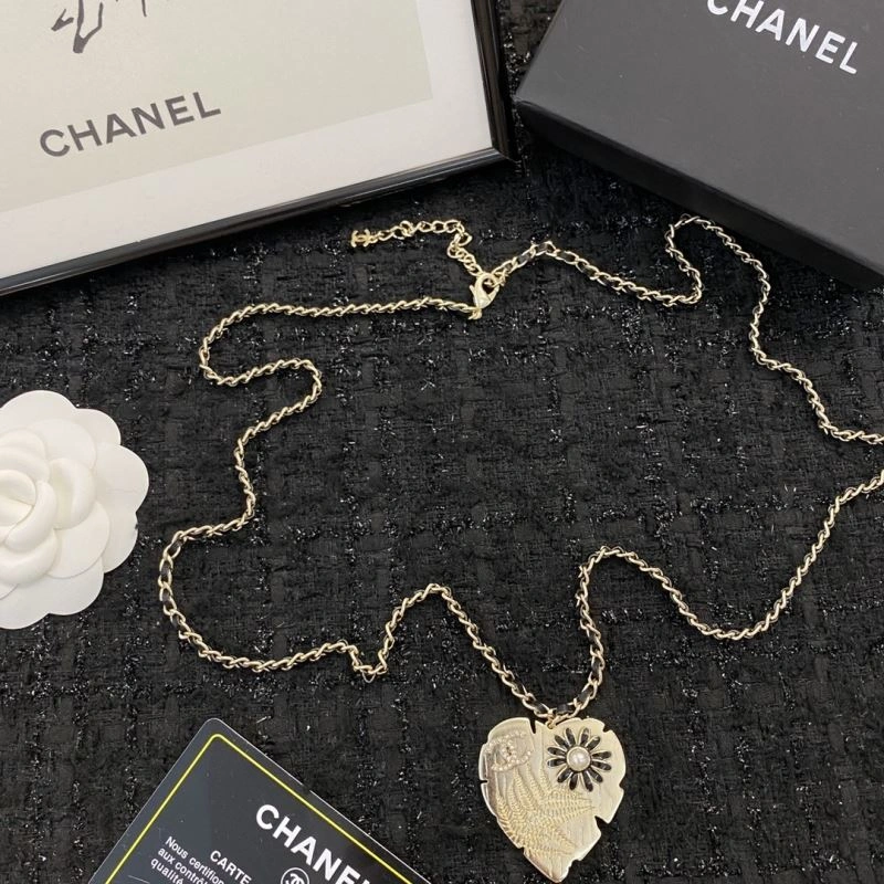 Top mirror Chanel Necklaces
