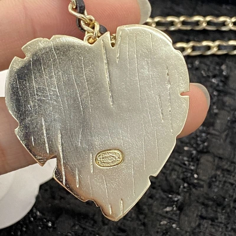 Top mirror Chanel Necklaces