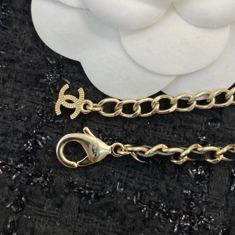 Top mirror Chanel Necklaces