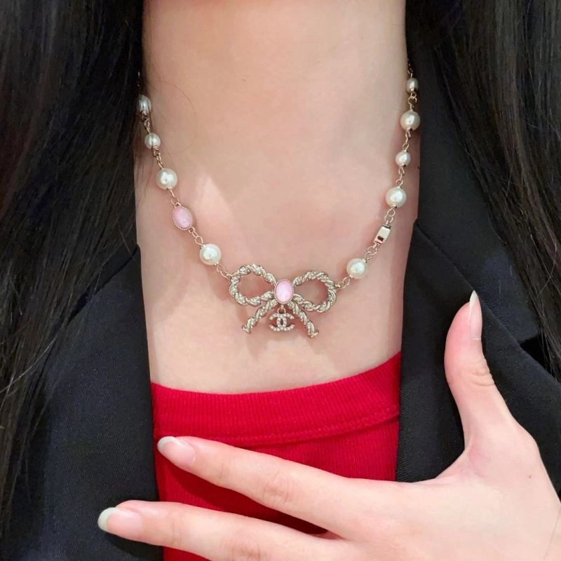 Top mirror Chanel Necklaces