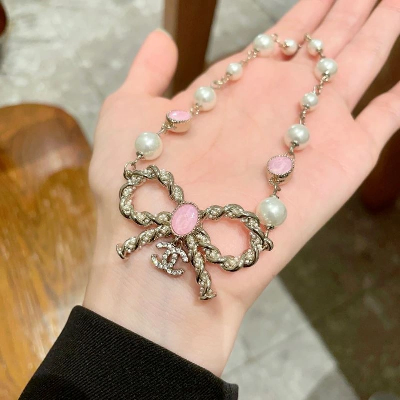 Top mirror Chanel Necklaces