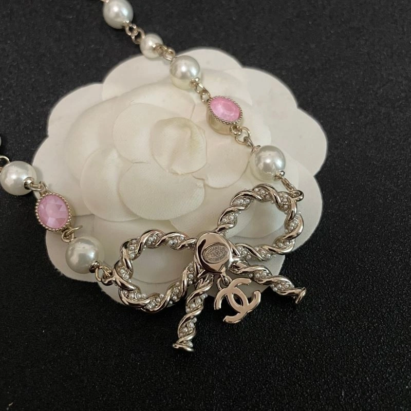 Top mirror Chanel Necklaces