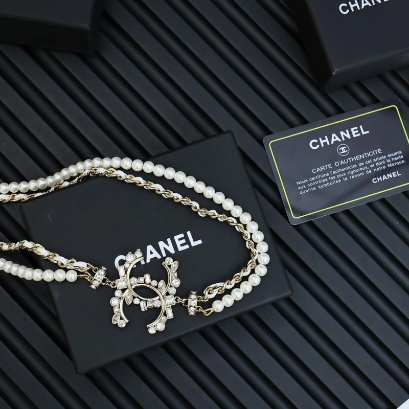 Top mirror Chanel Necklaces