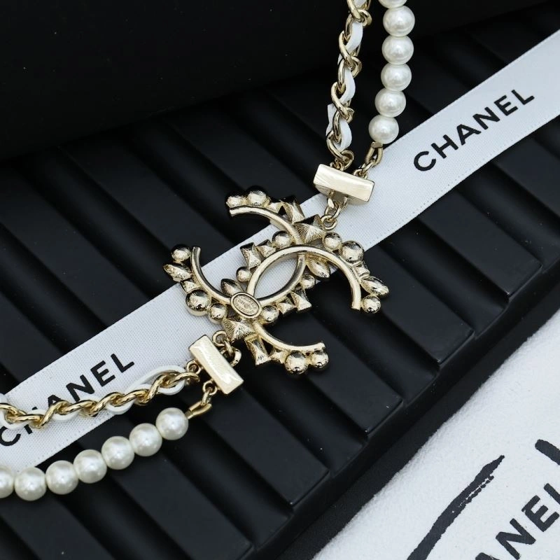 Top mirror Chanel Necklaces
