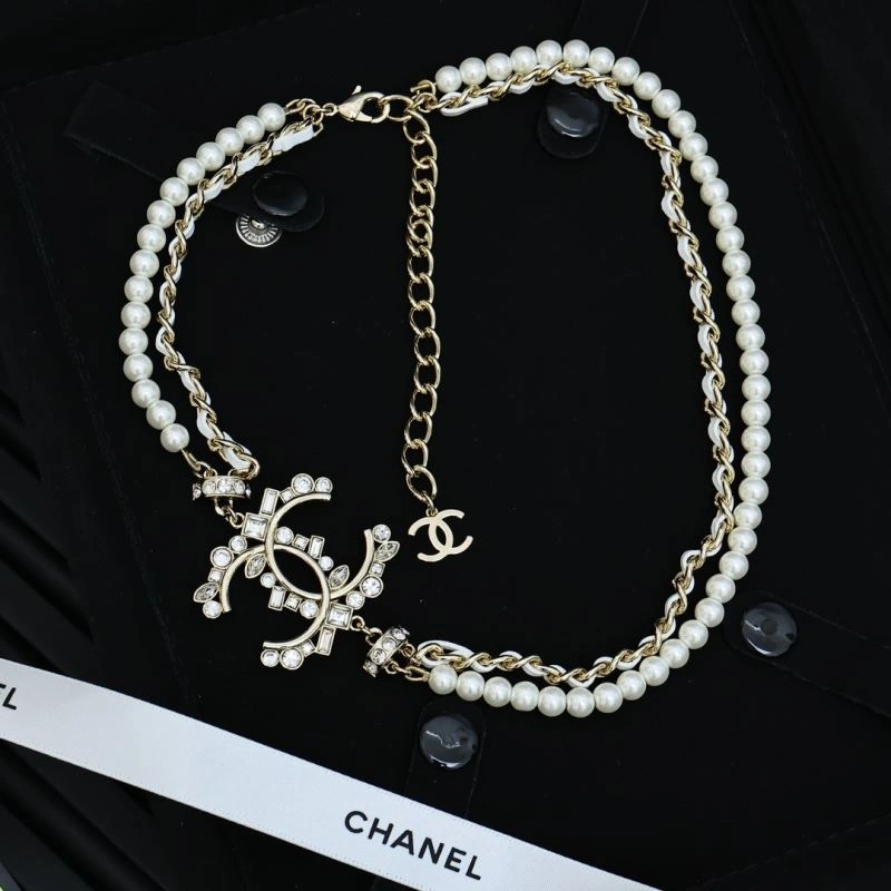 Top mirror Chanel Necklaces