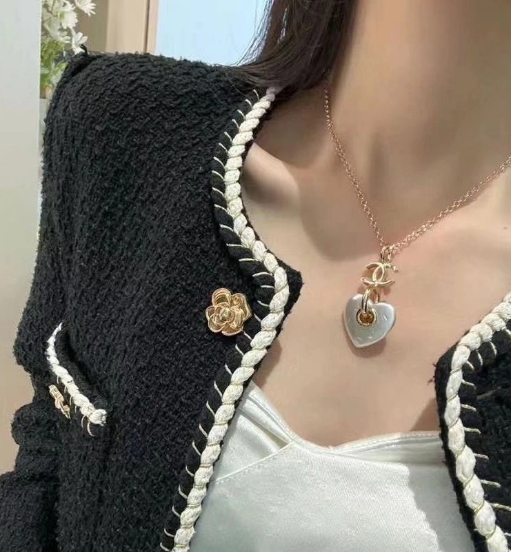 Top match Chanel Necklaces