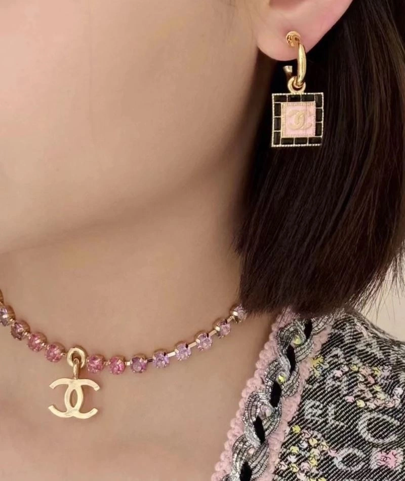 Inexpensive Chanel Necklaces