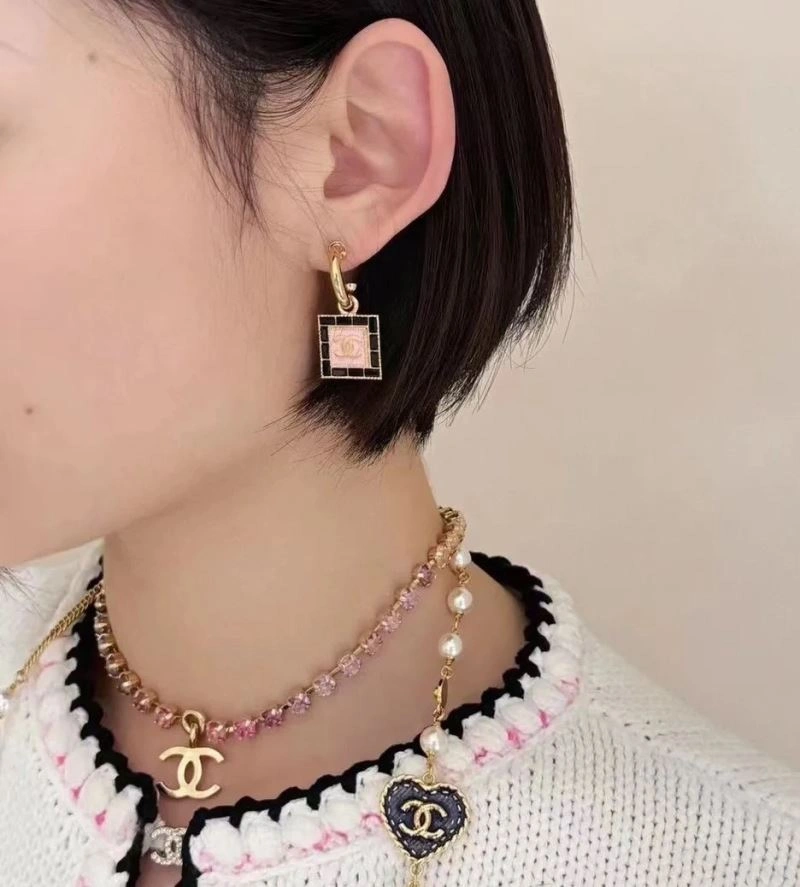 Inexpensive Chanel Necklaces