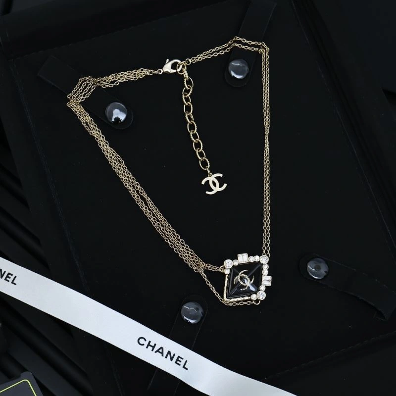 Accurate model Chanel Necklaces