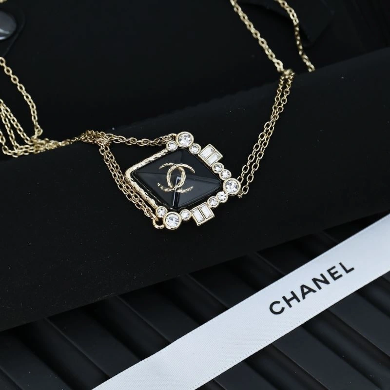 Accurate model Chanel Necklaces