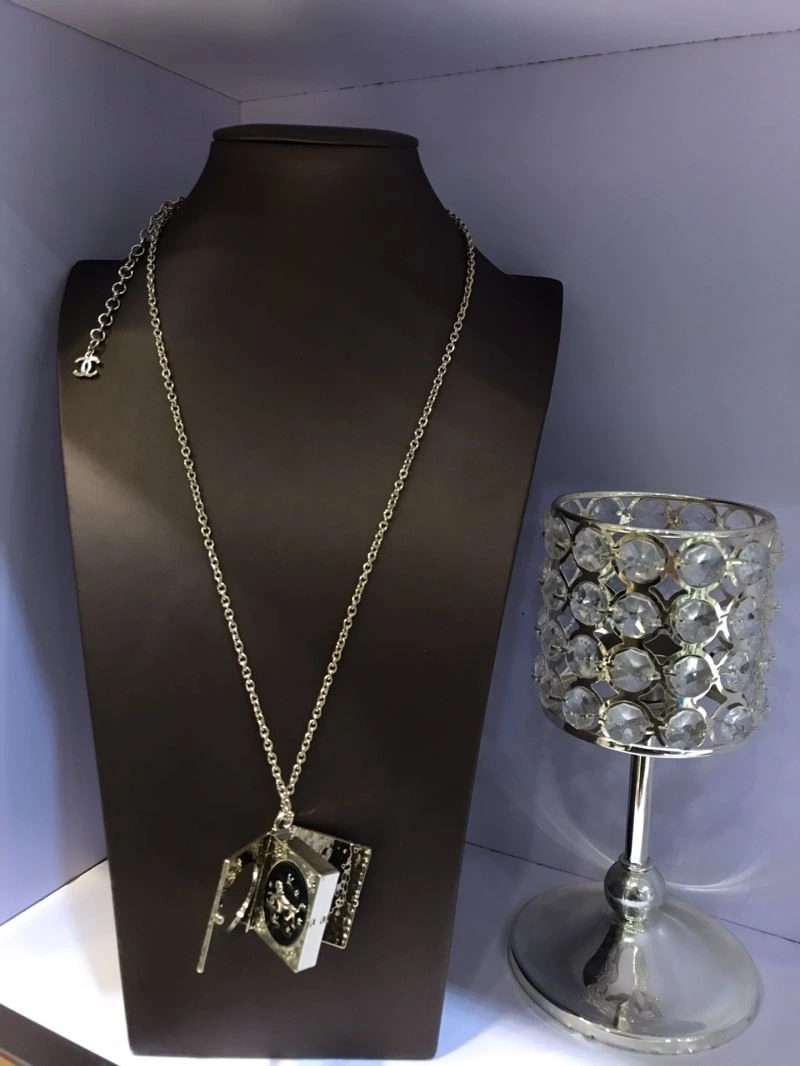 Top mirror Chanel Necklaces