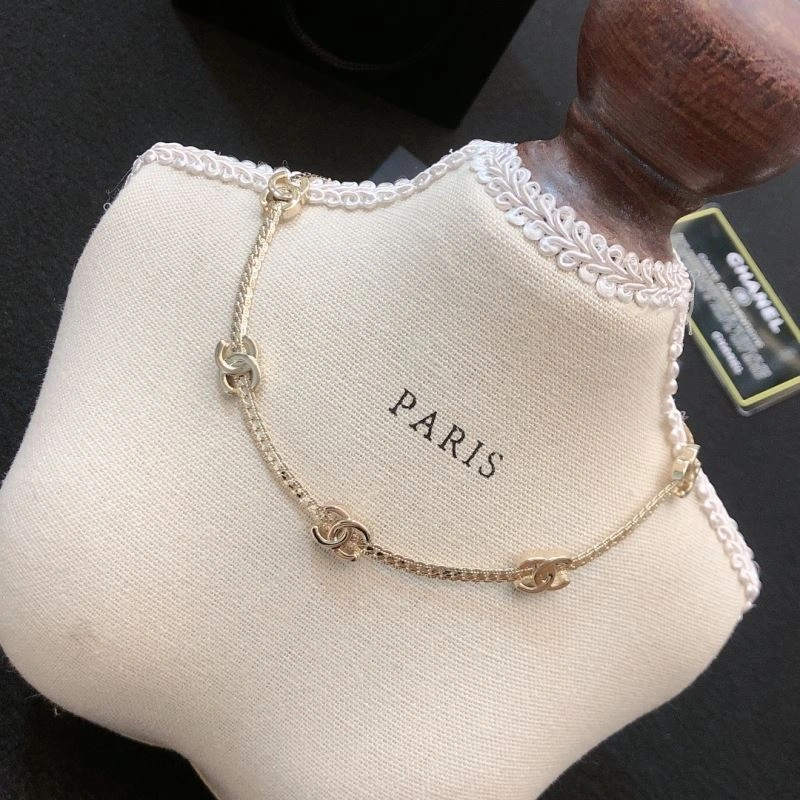 Top match Chanel Necklaces