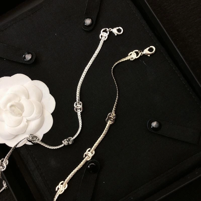 Top match Chanel Necklaces