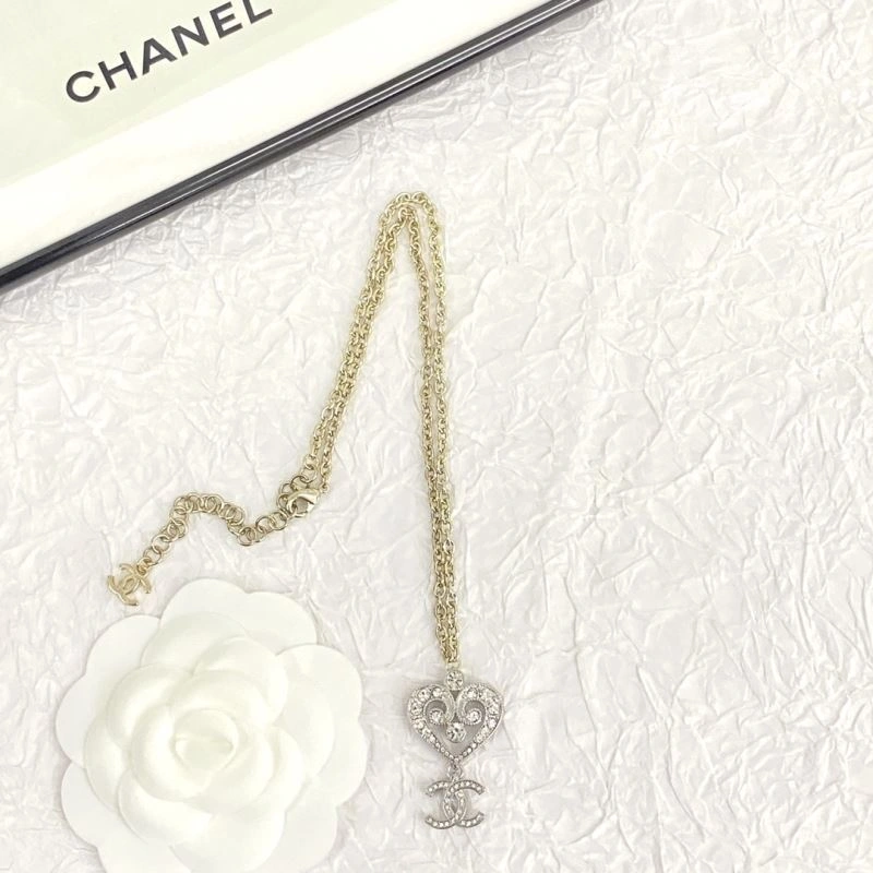 Top match Chanel Necklaces