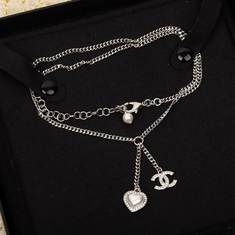 Top mirror Chanel Necklaces