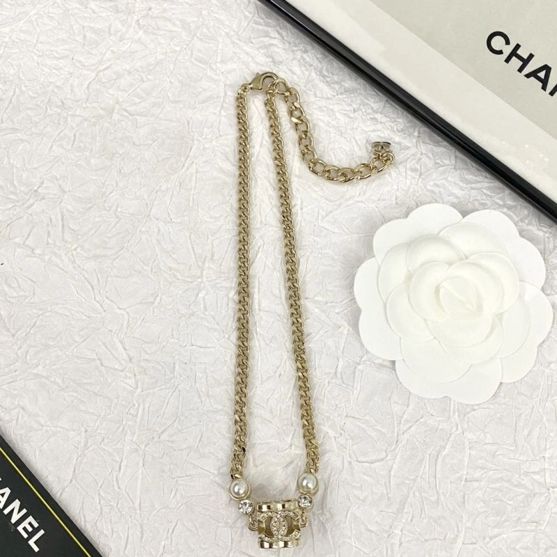 Top match Chanel Necklaces