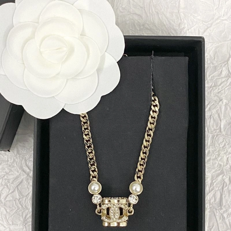 Top match Chanel Necklaces