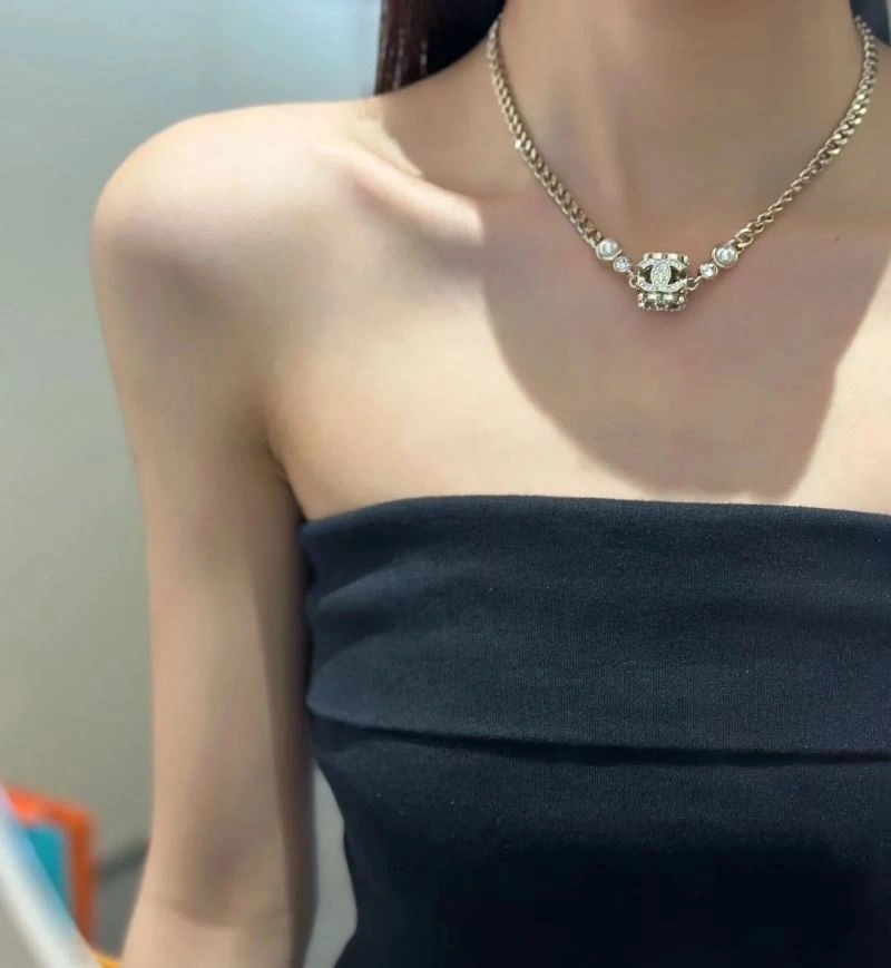 Top match Chanel Necklaces