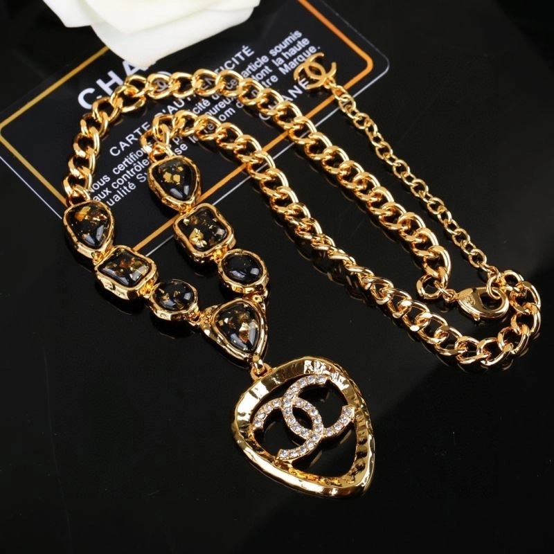 Top match Chanel Necklaces