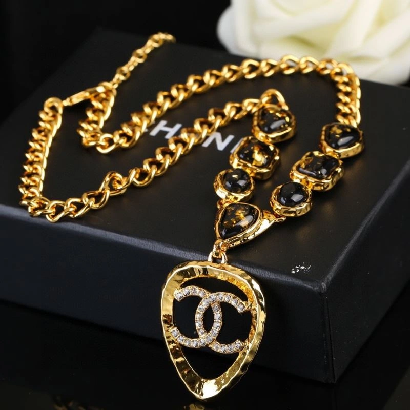 Top match Chanel Necklaces