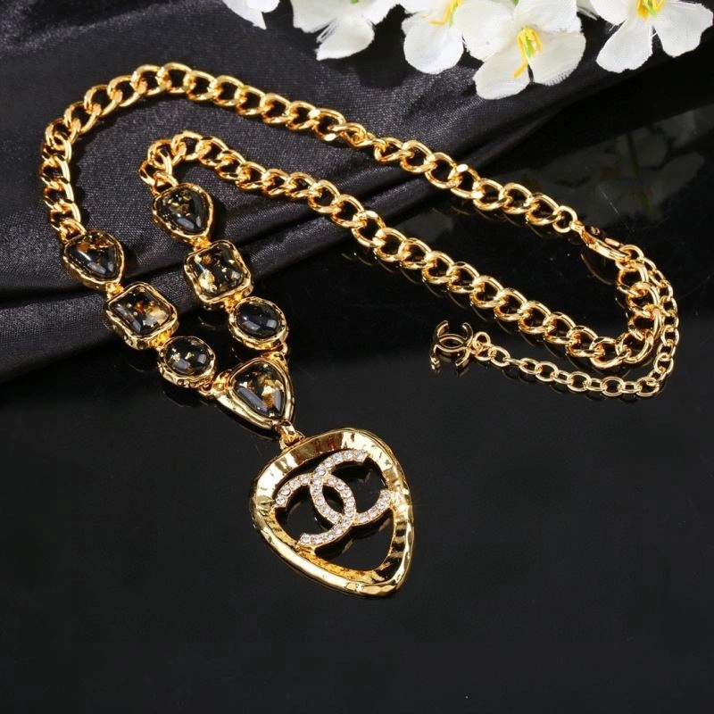 Top match Chanel Necklaces