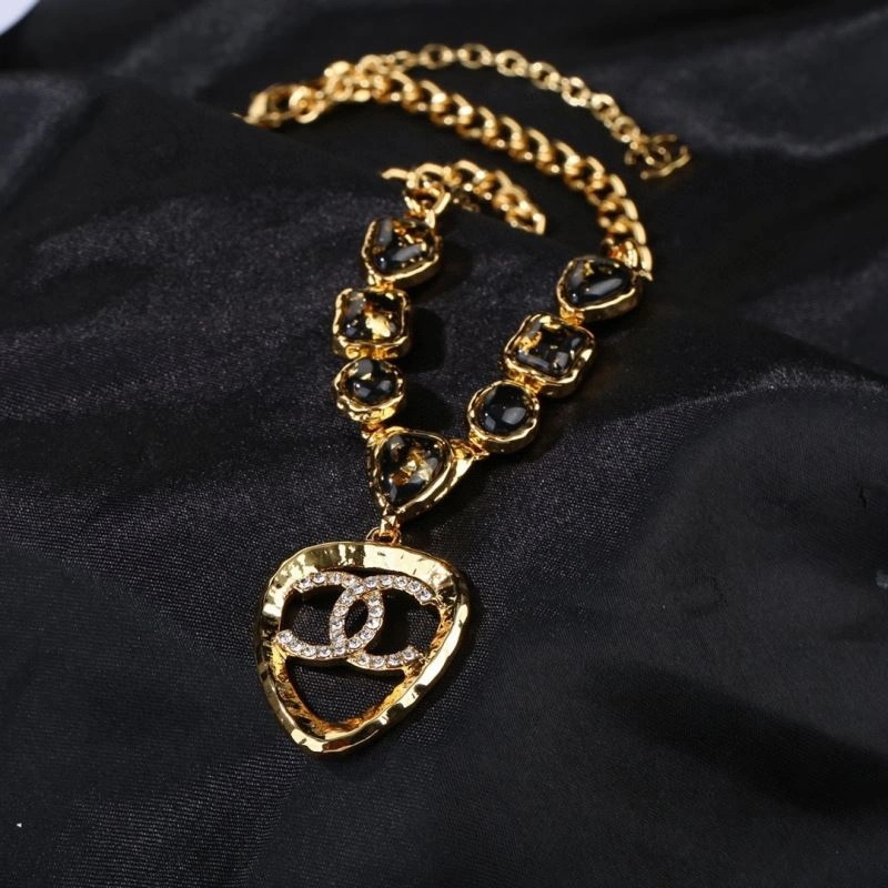 Top match Chanel Necklaces