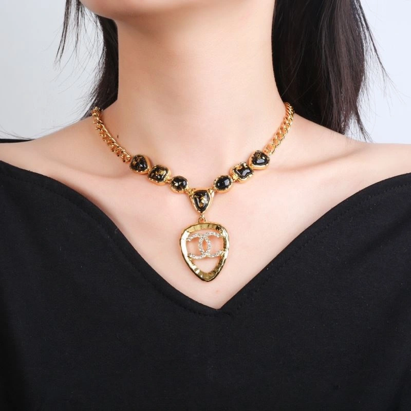 Top match Chanel Necklaces