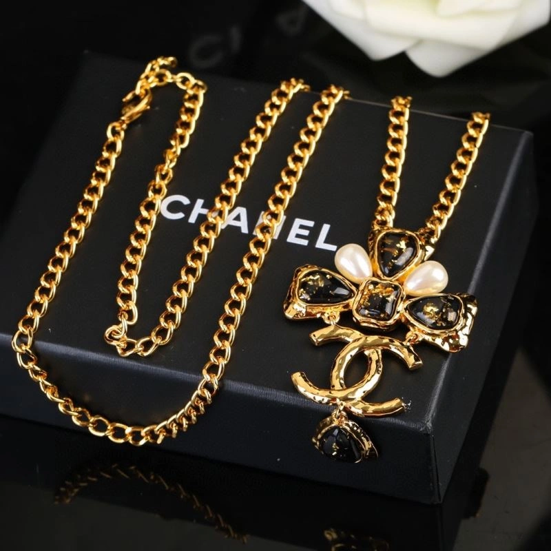 Top match Chanel Necklaces