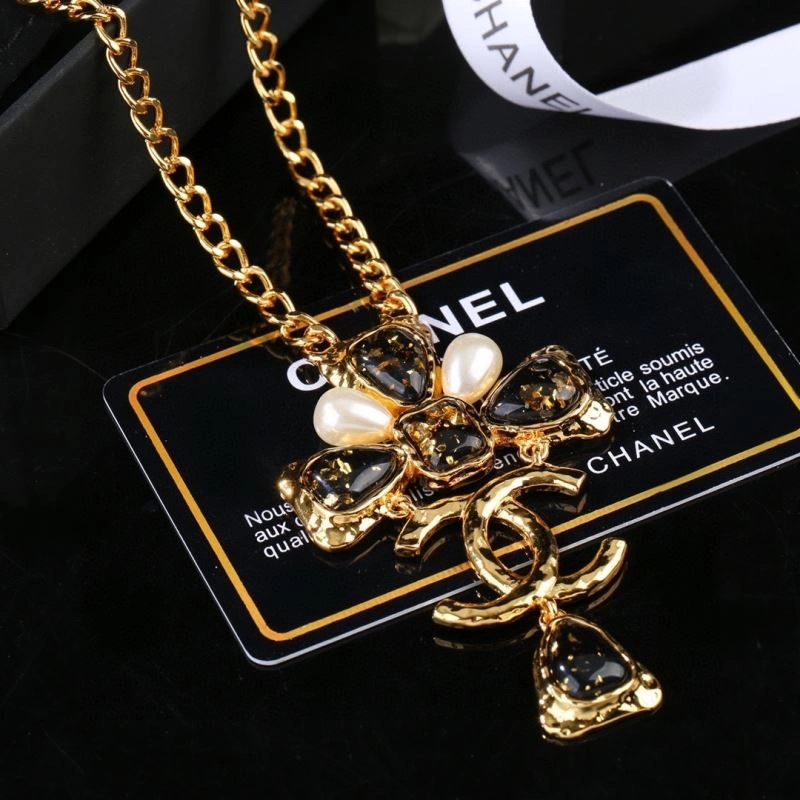Top match Chanel Necklaces