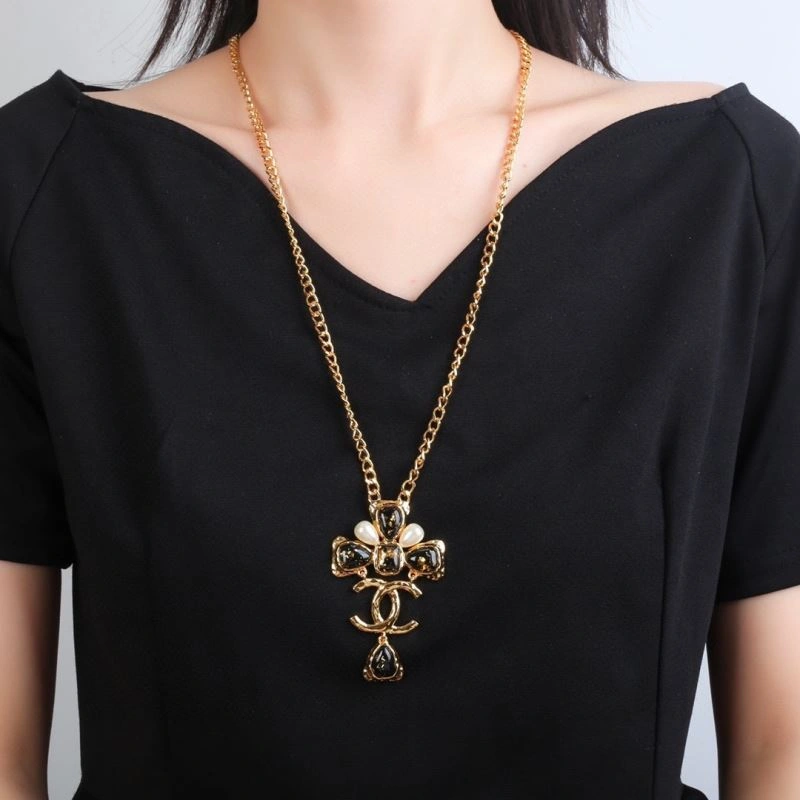 Top match Chanel Necklaces